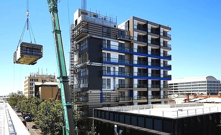 ONE9: bloque de apartamentos construido con módulos prefabricados