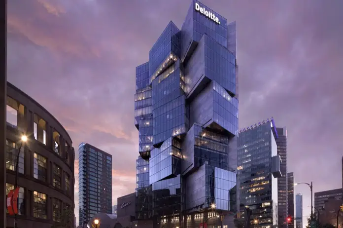 Deloitte Summit: torre inspirada en linternas japonesas